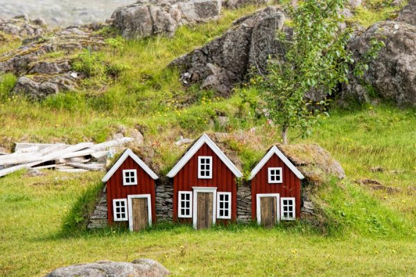 Minuscole case degli elfi in Islanda - Evolution Travel